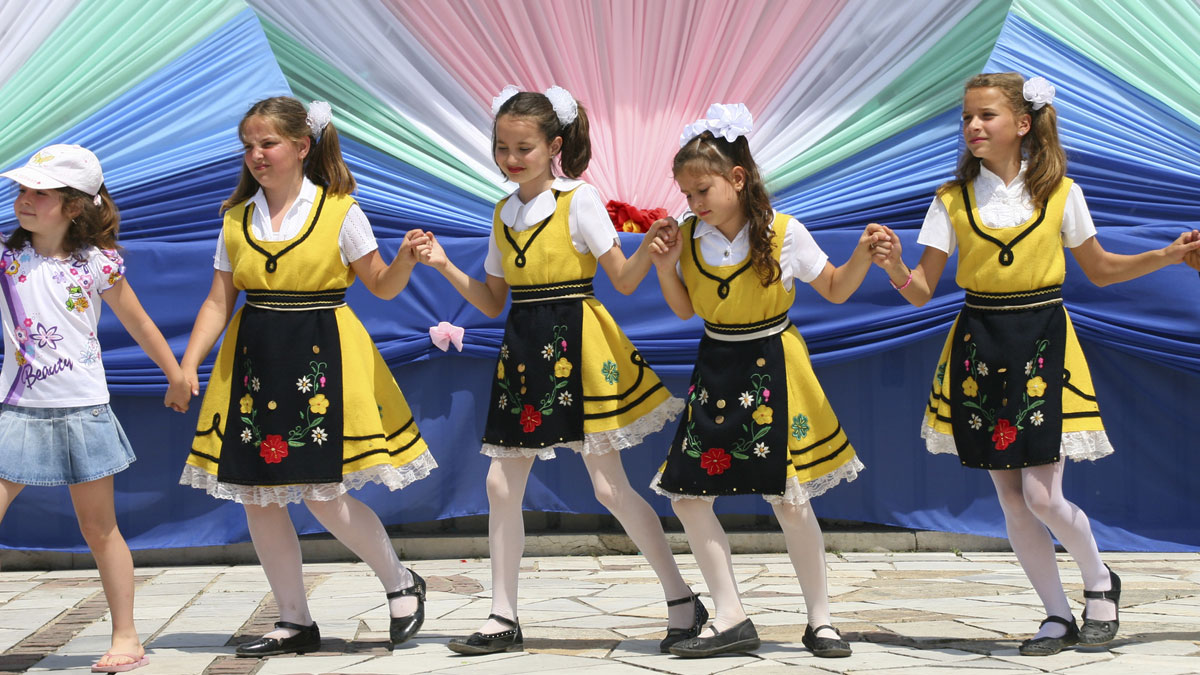 Ring Dances and Line Dances - Idea File - KET Education